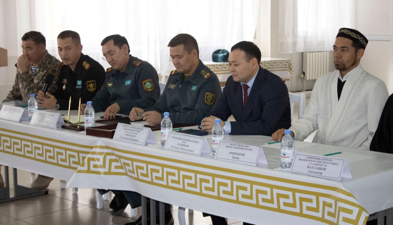 Талдықорған: Әскери бөлім сарбаздарымен жүздесті - Қазақстан ...